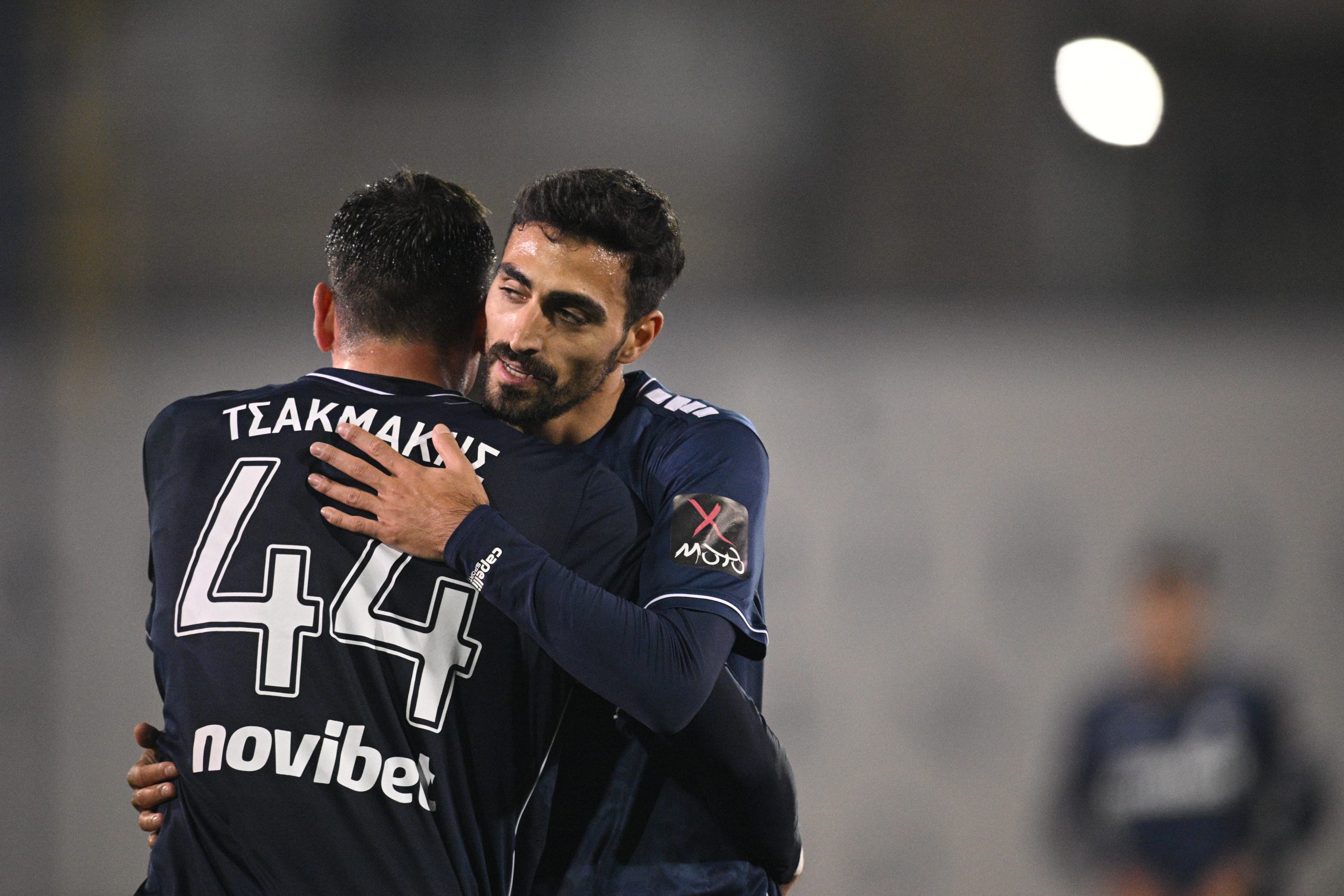 Η παρακάμερα από τη νίκη – πρόκριση επί της ΑΕΛ | ATROMITOS FC OFFICIAL ...